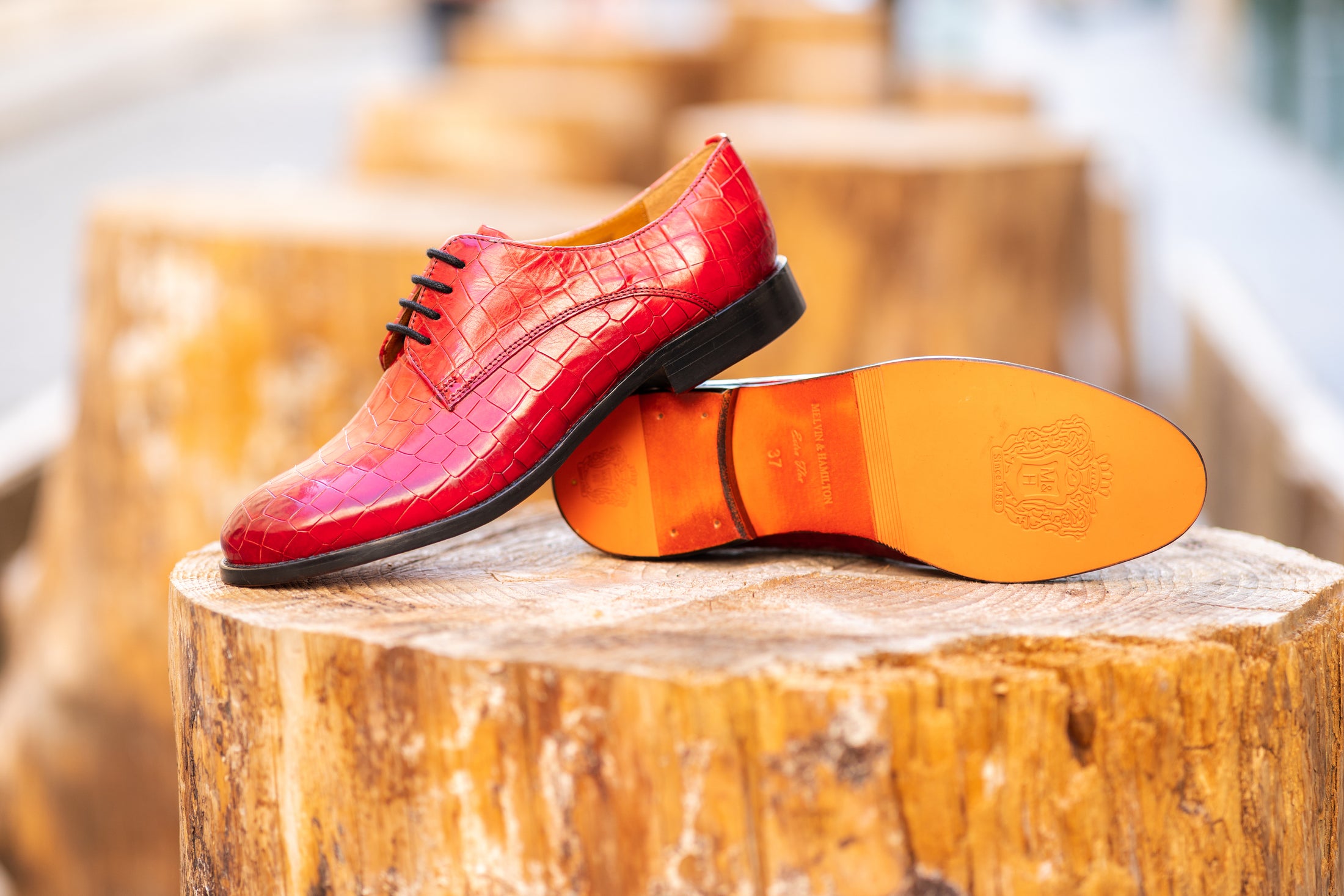 Summer or winter, how to wear your red shoes? – Melvin & Hamilton