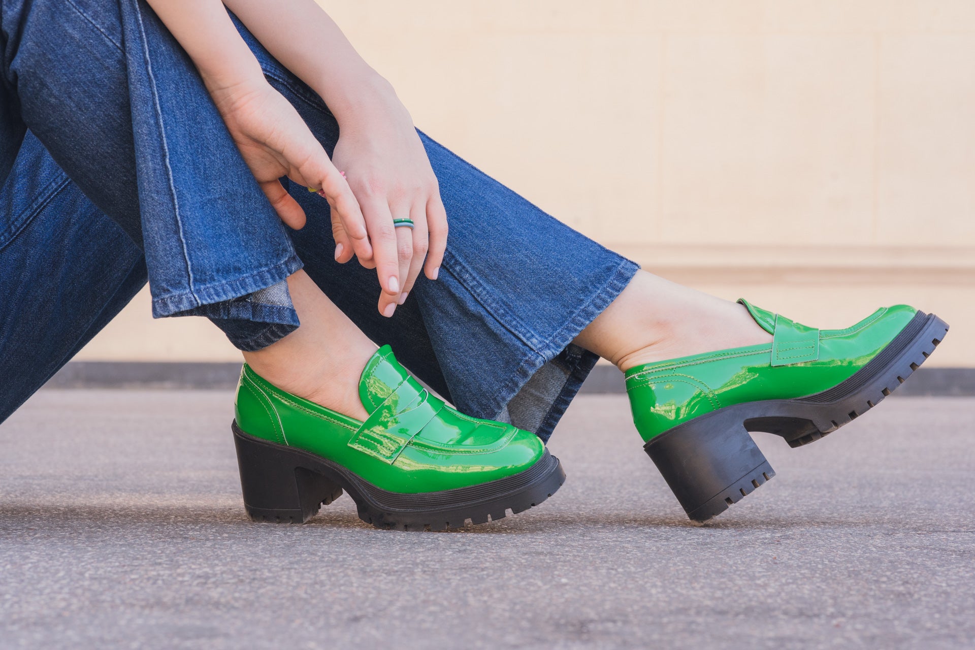 What leather shoes to wear while it's raining? – Melvin & Hamilton